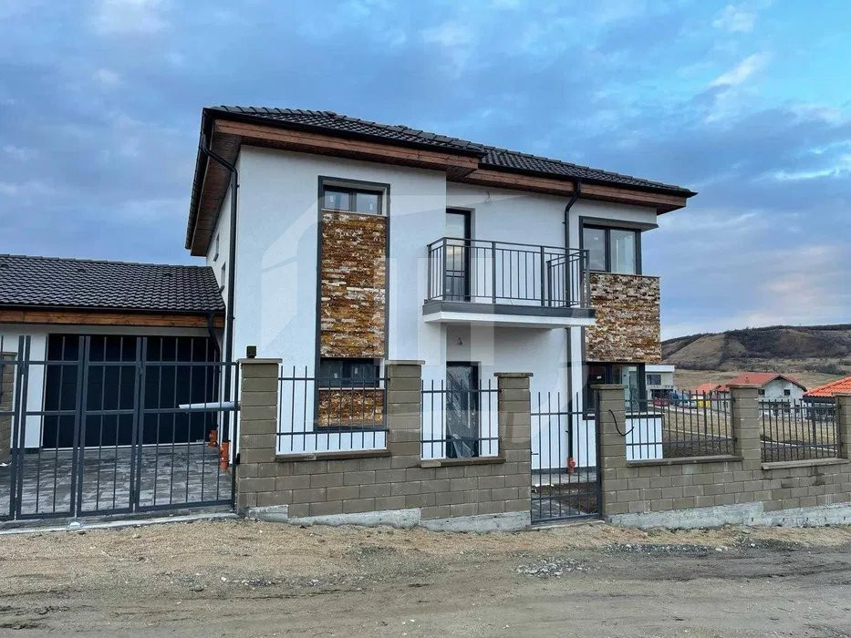 Casa cuplata, 5 camere, 205mp, garaj, priveliste, in Chinteni - Ideal Home
